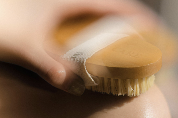 Dry Brushing 101: Benefits, How To Guide, and Dry Brushing Routine